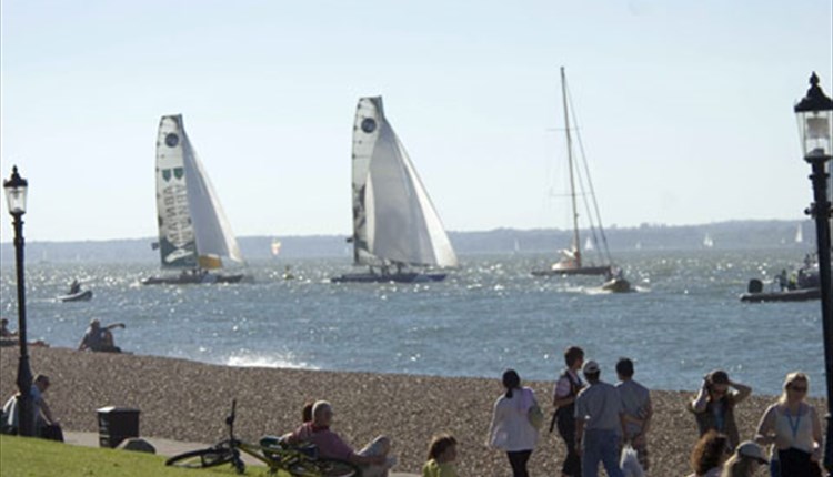 Cowes Beach - Cowes - Visit Isle Of Wight